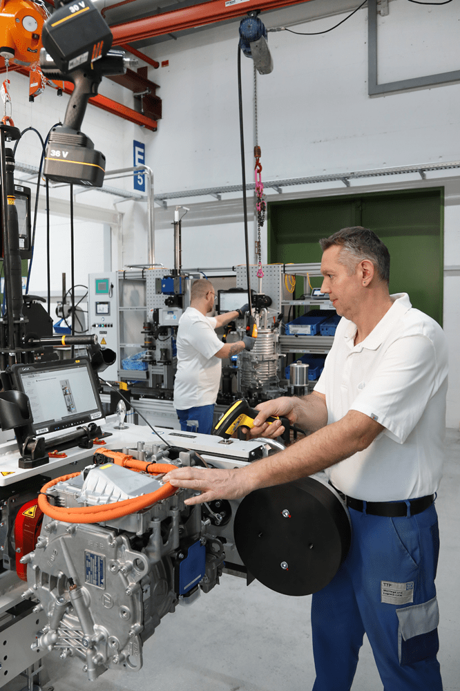 采埃孚CeTrax lite轻型商用车电驱动系统开始批量生产_搜狐汽车_搜狐网