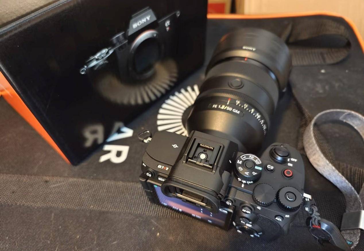 用了100天A7R5的索尼老用户，告诉你这机到底值不值得买_对焦_因为_相机