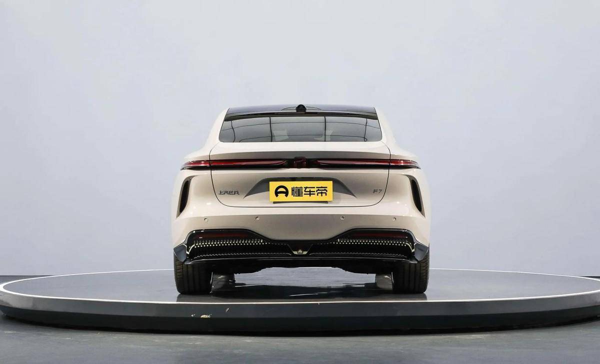 飞凡F7新款推出，666km超长纯电续航，时尚外观，很适合年轻人！_搜狐汽车_搜狐网