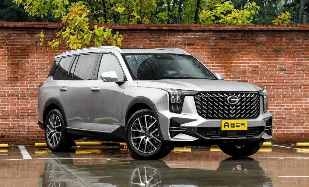 传祺GS8四驱荣耀版(五座)上市：配电动座椅+全景天窗，22.58万元_搜狐汽车_搜狐网