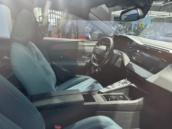 法系车迷看这里！法系+狮魂美学，东风标致408X售价14.57万起上市！_搜狐汽车_搜狐网