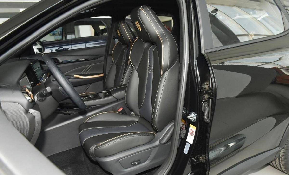 时尚跨界SUV谁更靓？ 奕炫GS马赫版对比欧尚X5_搜狐汽车_搜狐网