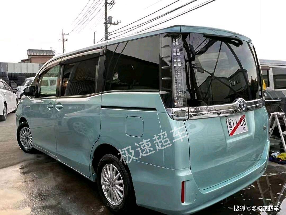 “新”丰田VOXY登场，海外约售16万，灯组更立体，7座更实用_搜狐汽车_搜狐网