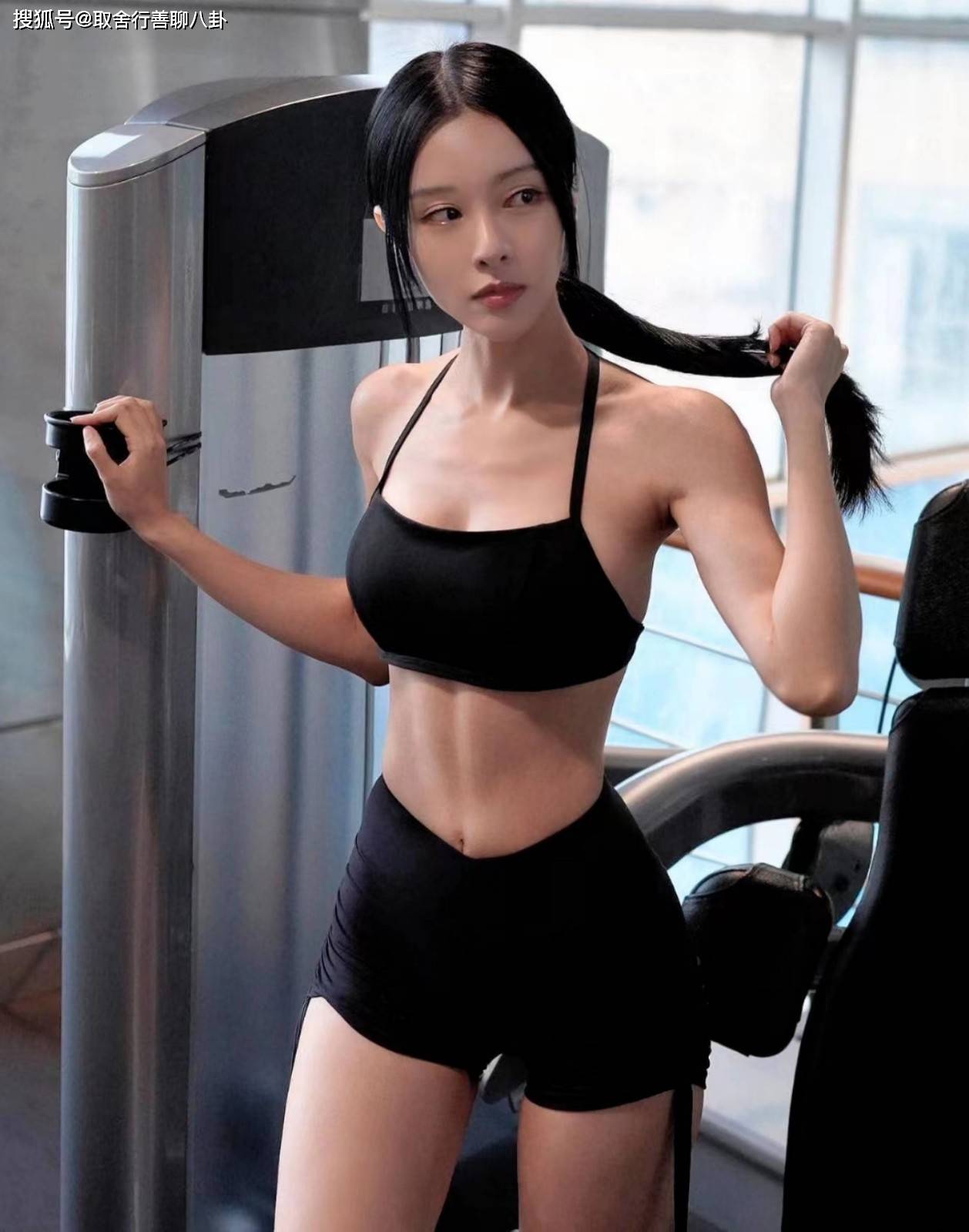 “最性感的钢琴家”“健身女神”李元玲晒健身照，身高170，体重47公斤 -6park.com