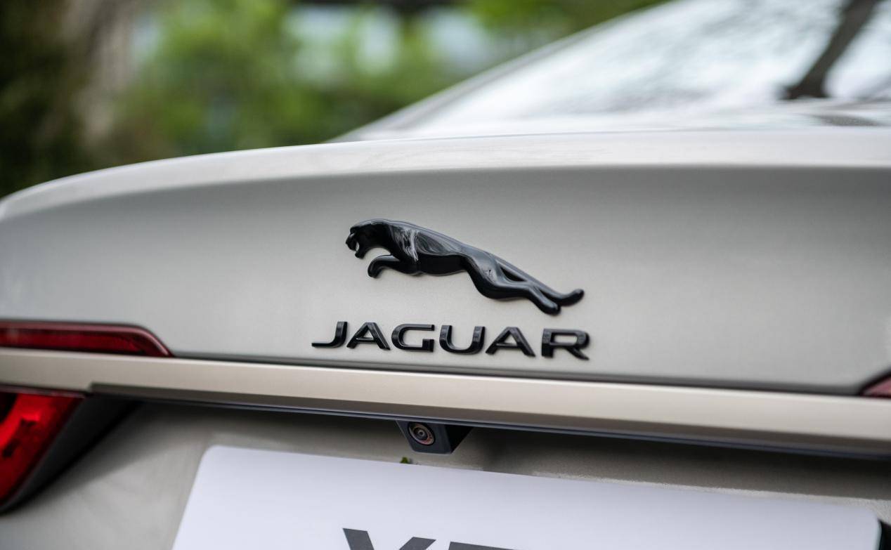 实拍新款捷豹XEL：英伦豪华优雅依旧，配2.0T+8AT，动力一流！_搜狐汽车_搜狐网