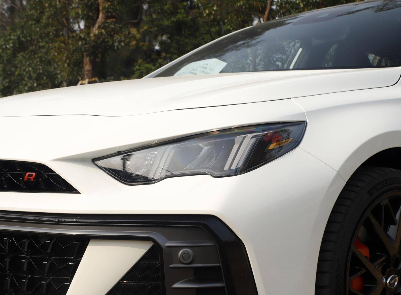 13.8万起，2.0T+8AT，5.7s破百，传祺影豹2.0T值得买吗？_搜狐汽车_搜狐网