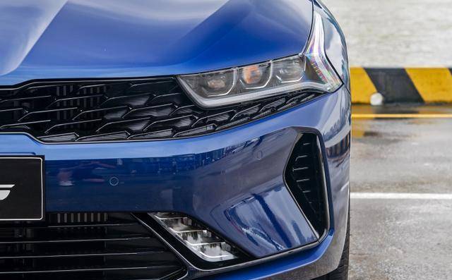 中型车又一“黑马”，车长4980mm，一脚油门240马力，超高颜值_搜狐汽车_搜狐网