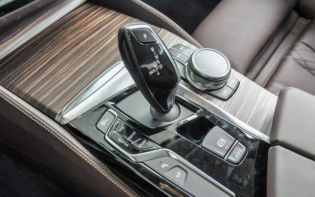 42.9万提了辆奔驰E级，2个月后再开宝马530Li，车主：差距不一般_搜狐汽车_搜狐网