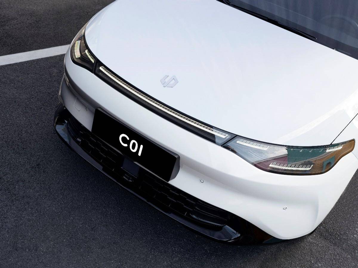 假期潮流个性之选 零跑C01和深蓝SL03你pick谁？_搜狐汽车_搜狐网