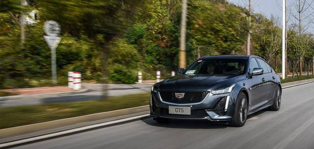 26.9万喜提凯迪拉克CT5，再开奥迪A4L，差距一目了然！_搜狐汽车_搜狐网