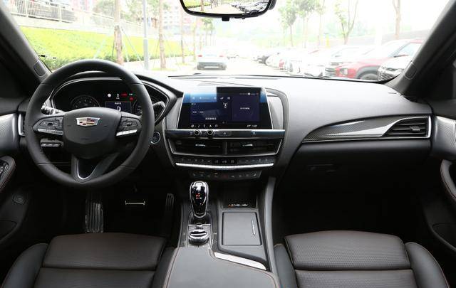 26.9万喜提凯迪拉克CT5，再开奥迪A4L，差距一目了然！_搜狐汽车_搜狐网