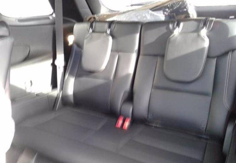 新款福特探险者ST现身，造型大气且运动，3.0T＋10AT，六座更实用_搜狐汽车_搜狐网