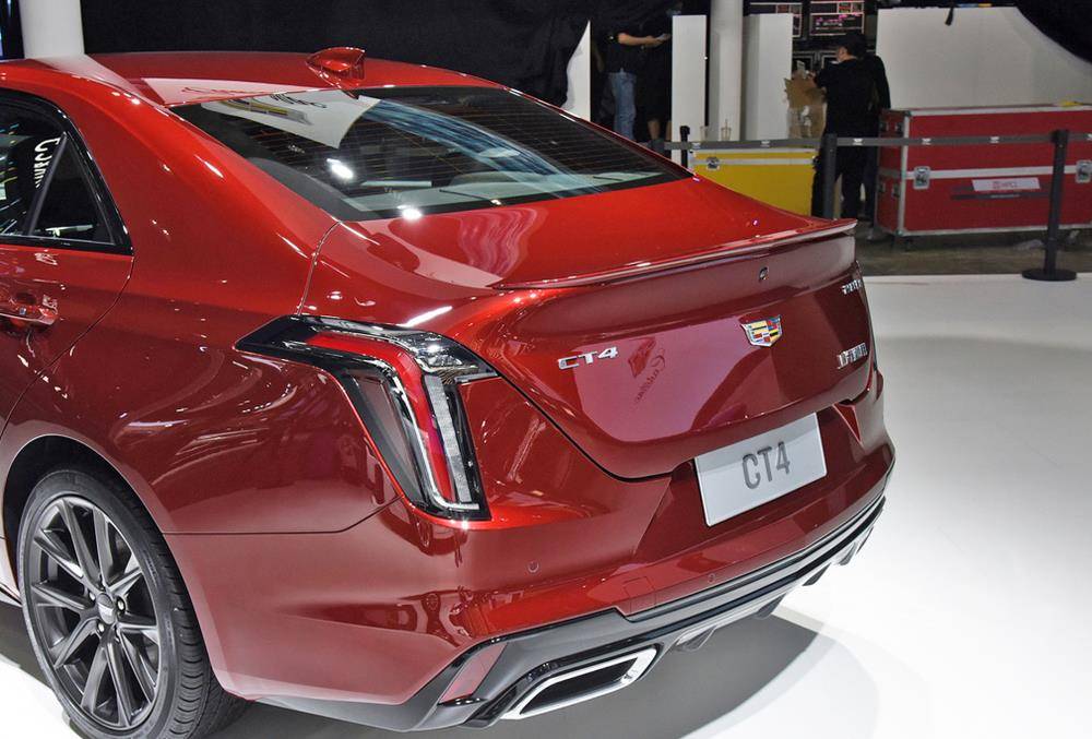 凯迪拉克CT4新增“中配版”，带座椅加热！2.0T后驱更划算_搜狐汽车_搜狐网