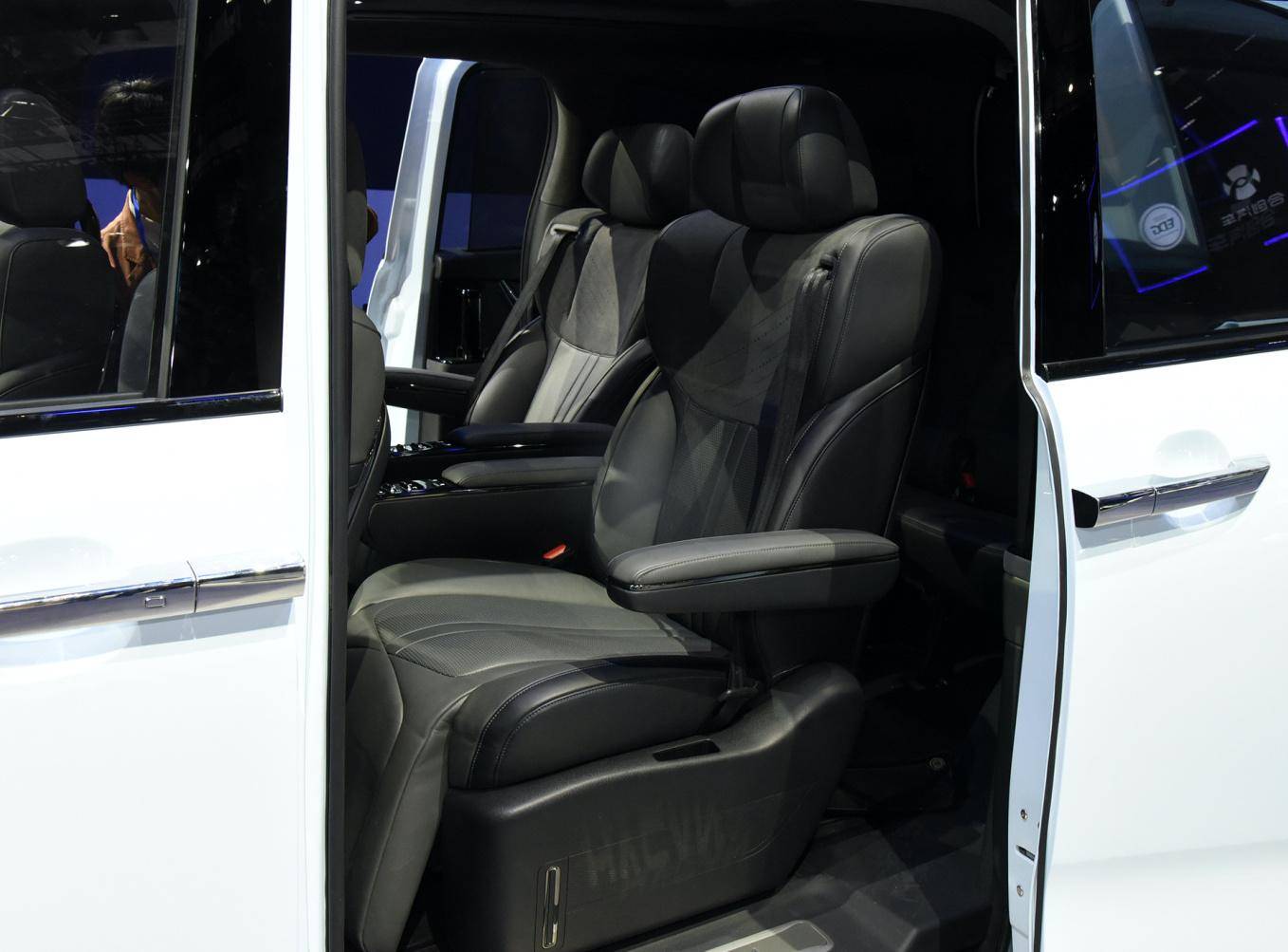 想买MPV的等一等，盘点2款将上市的纯电MPV，续航750km/高压快充_搜狐汽车_搜狐网