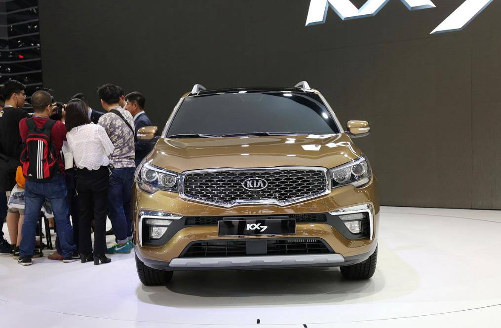 起亚这回吊打大众！途观L看了明知故问，不足18万大众咬牙切齿_搜狐汽车_搜狐网