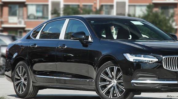 别总盯着A6！标配2.0T＋8AT，带16个哈曼卡顿，从41万降至33万_搜狐汽车_搜狐网