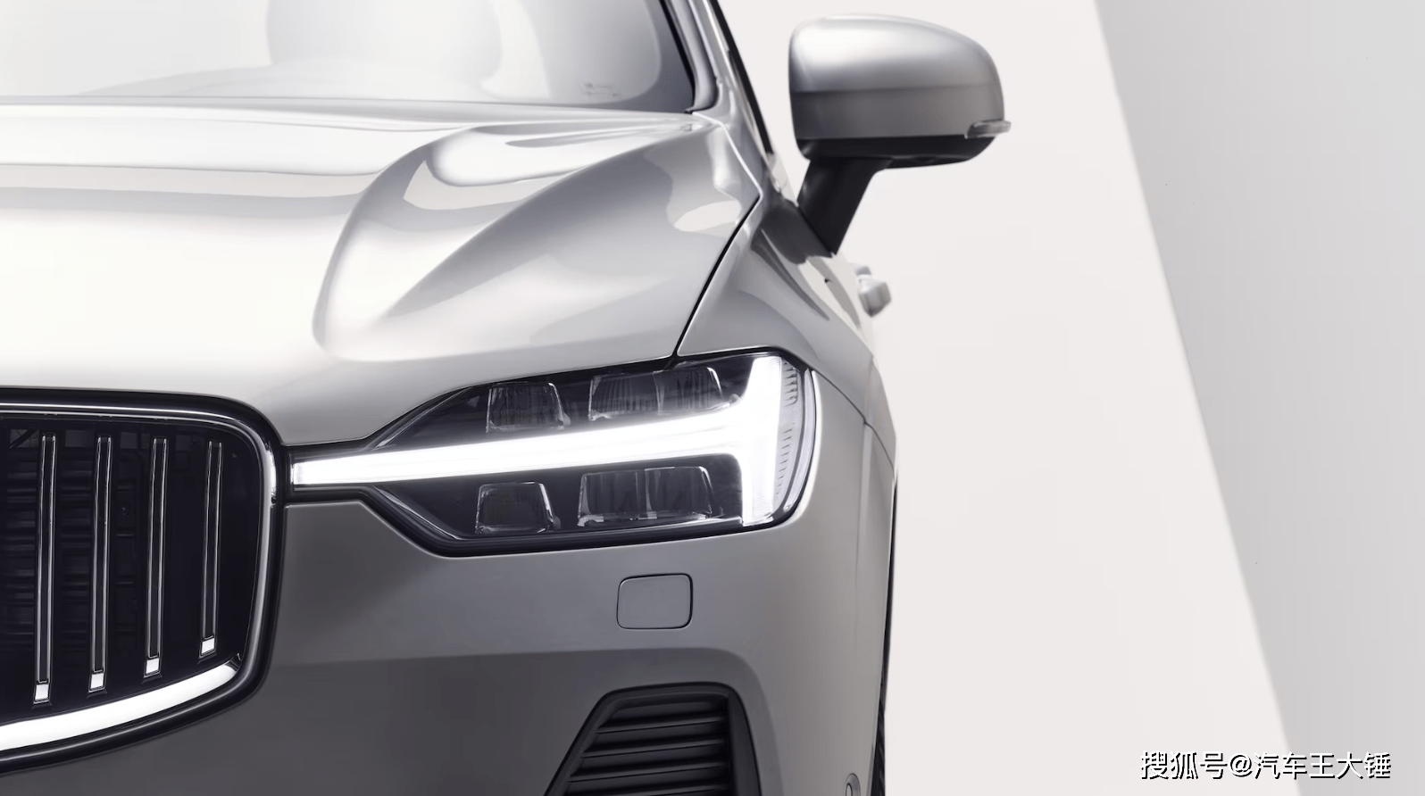 汽油+48V轻混系统，30多万买最新款沃尔沃XC60到底值不值？_搜狐汽车_搜狐网