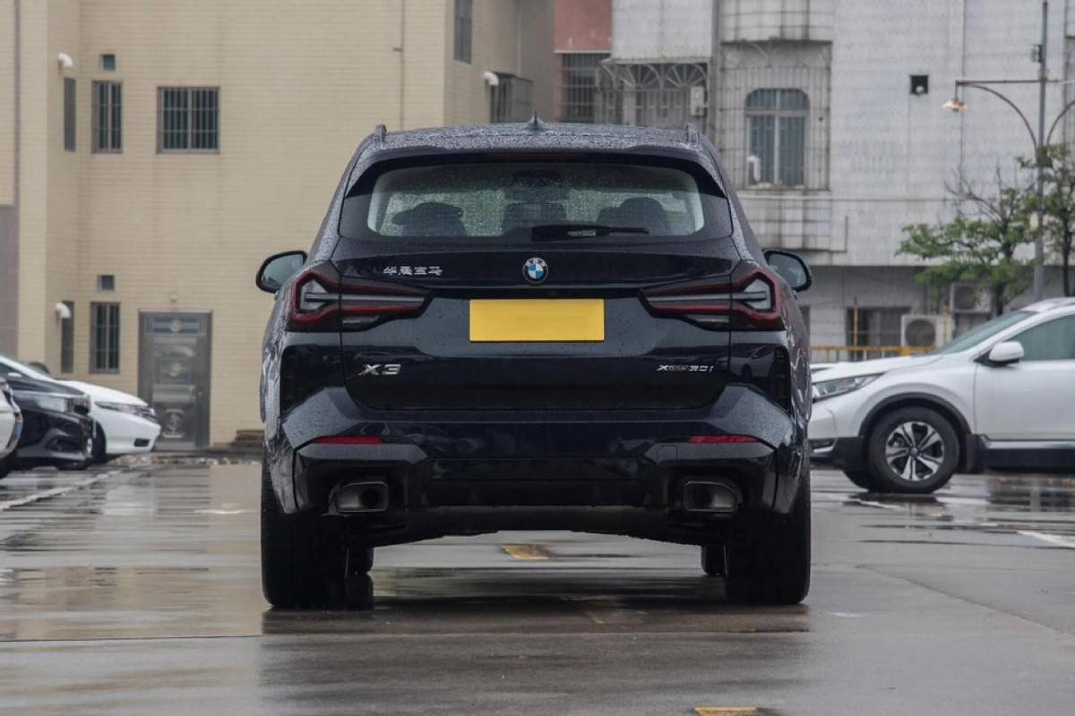 中型SUV的“标杆”，配2.0T+8AT动力，轴距超2米8，实拍宝马X3_搜狐汽车_搜狐网