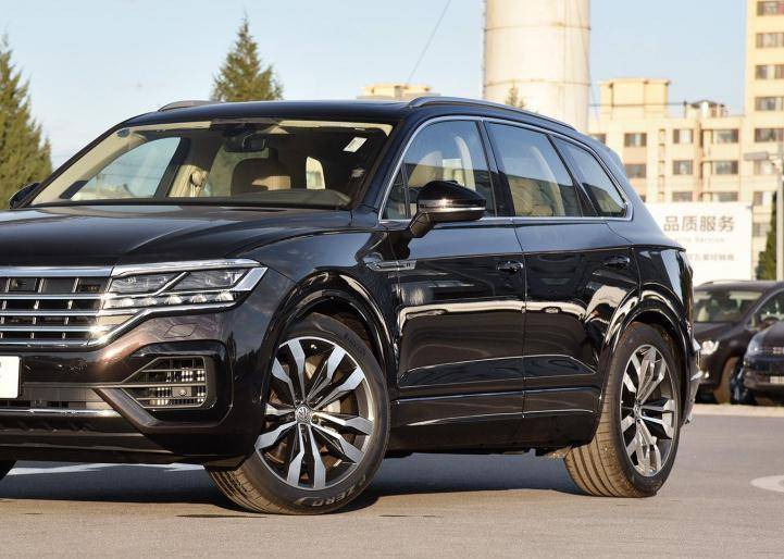 这款大众豪车，与卡宴同平台轴距近2米9，3.0T配8AT，零百5.9秒_搜狐汽车_搜狐网