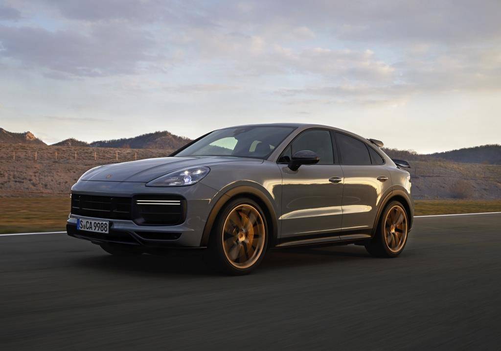 搭载V8发动机＋8AT，比兰博基尼Urus加速还快，这台顶级SUV很吃香_搜狐汽车_搜狐网