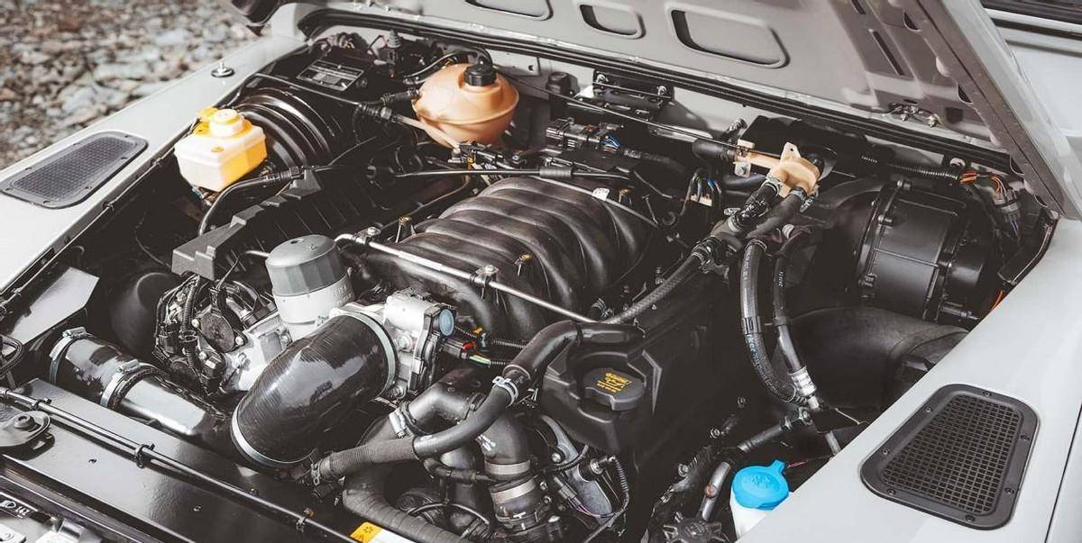 限量30台的复古大V8谁会不爱？路虎卫士推出复刻版车型_搜狐汽车_搜狐网