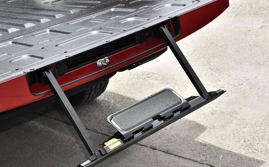 入门即高配的长城炮，2.0T＋8AT配四驱，涉水0.7米，16.98万_搜狐汽车_搜狐网