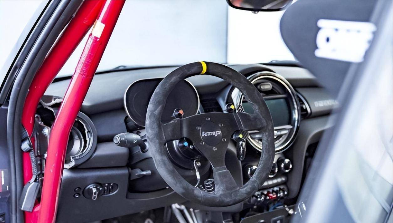 100L防爆油箱，拆除安全气囊，这款全新MINI JCW为何反倒更安全？_搜狐汽车_搜狐网