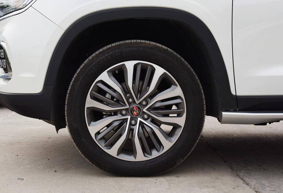 比日产途达要豪横的SUV，爆222马力＋四驱，配爱信6AT，车长近5米_搜狐汽车_搜狐网