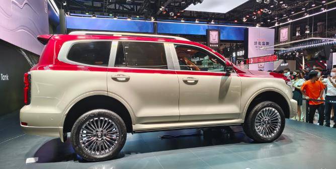 长城版“库里南”现身成都车展，搭载3.0T＋9AT，气场远超BBA！_搜狐汽车_搜狐网