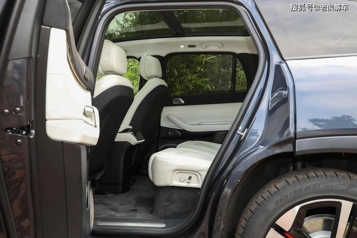 “大五座”SUV的对决！岚图FREE对比蔚来ES7，谁更值得入手？_搜狐汽车_搜狐网