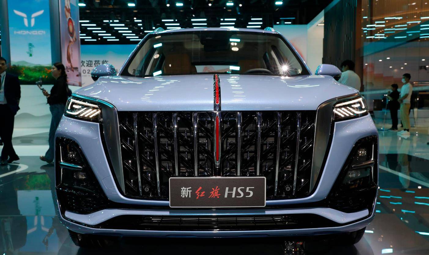 新一代红旗HS5将上市，前脸更大气，升级2.0T+爱信8AT，预定爆款_搜狐汽车_搜狐网