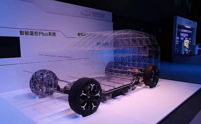 轴距2830mm车重才1760kg，奇瑞又低调造出一台高级货_搜狐汽车_搜狐网