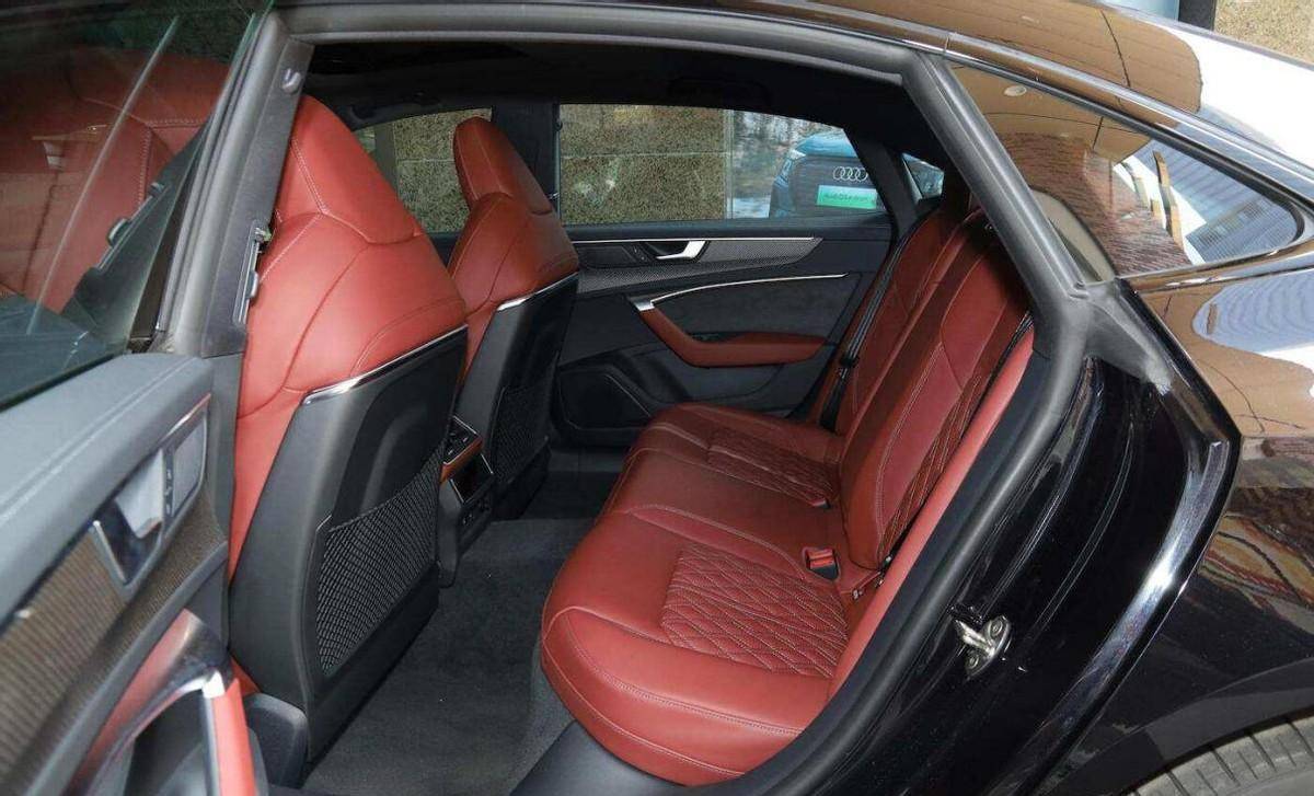 解读奥迪A7L，车长超5米入门245马力，比A6L亲民，到底香不香？_搜狐汽车_搜狐网