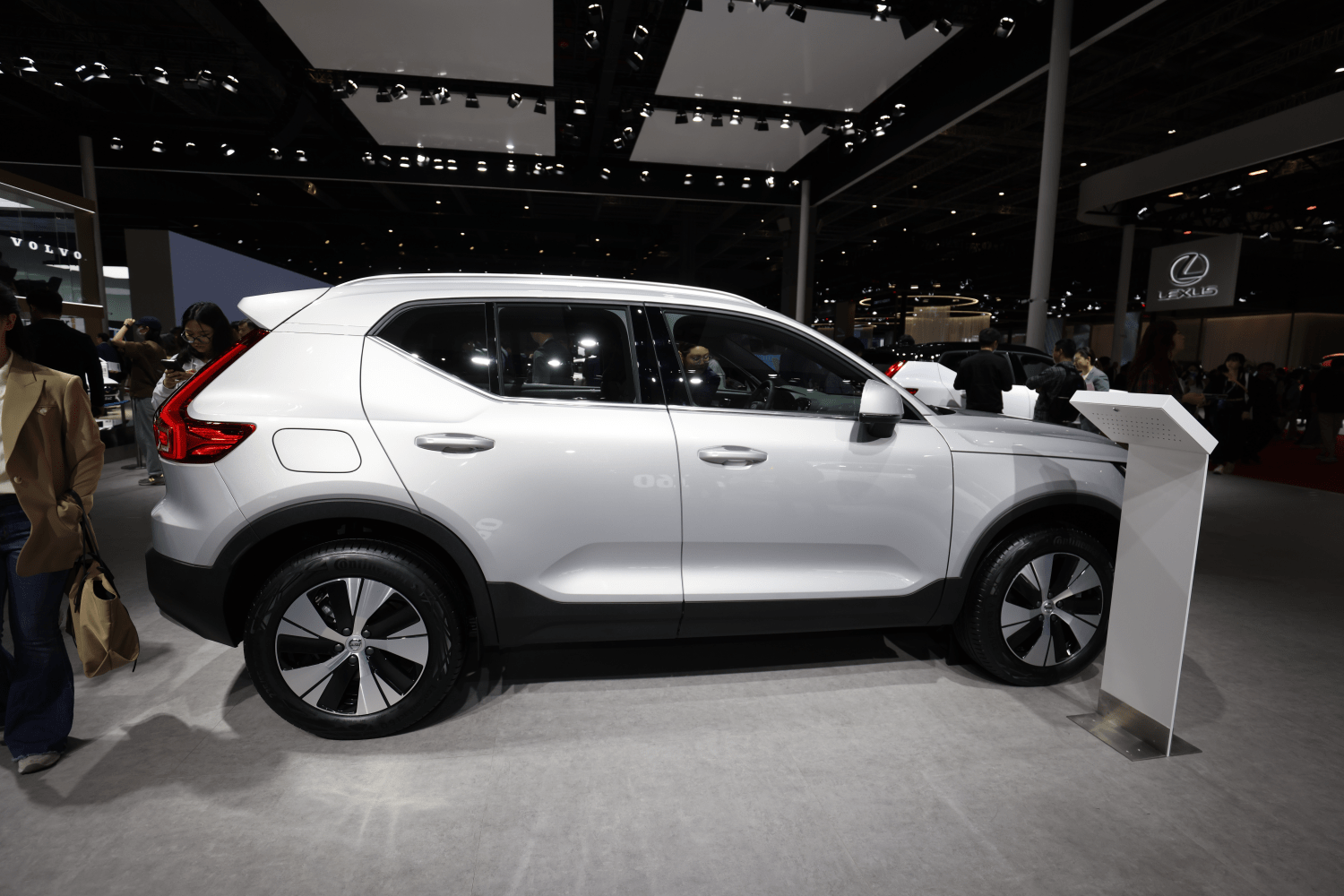 全新林肯冒险家、沃尔沃XC40哪个更安全？看完对比就知道_搜狐汽车_搜狐网