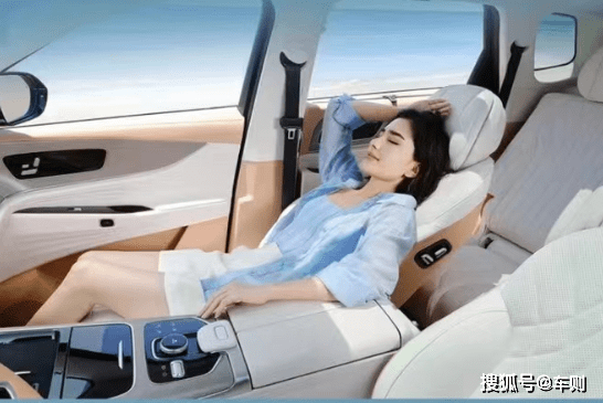 这款SUV搭载2.0T+8AT，标配8155，15.29万起售_搜狐汽车_搜狐网