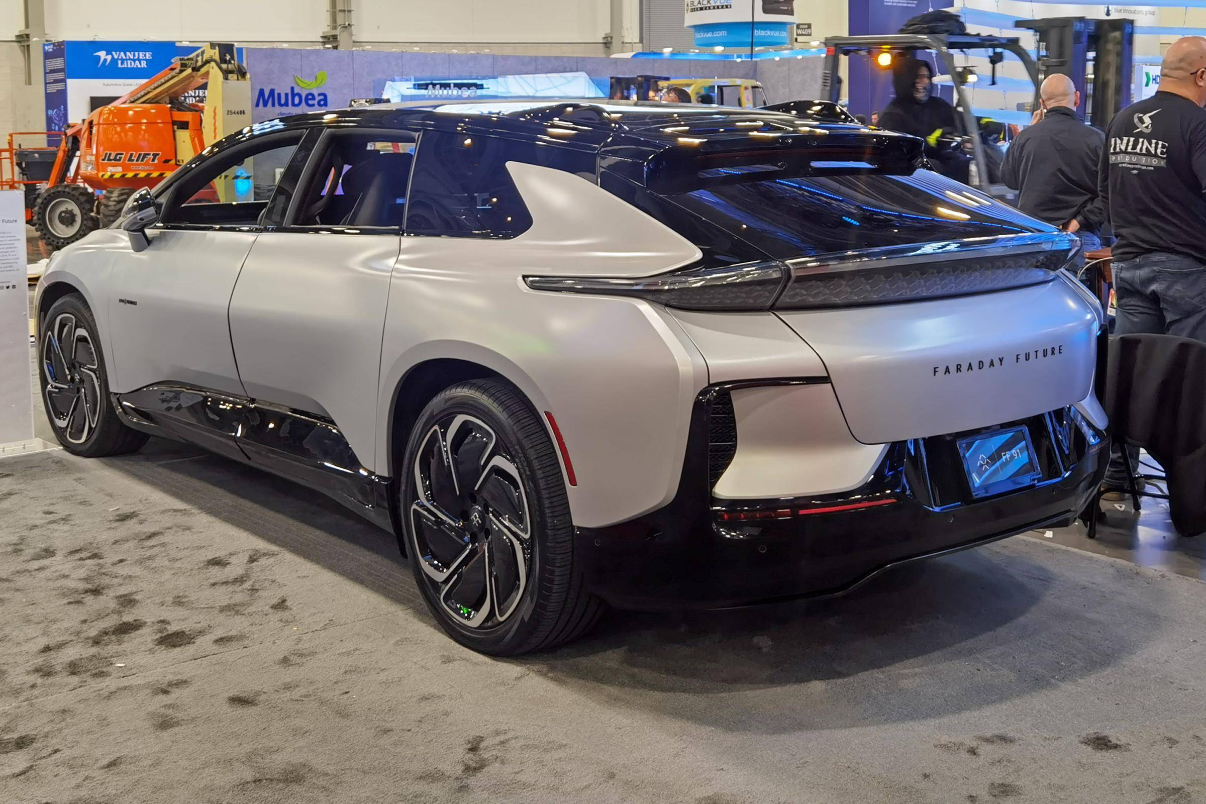 贾跃亭首款车型FF91售价220万元_搜狐汽车_搜狐网