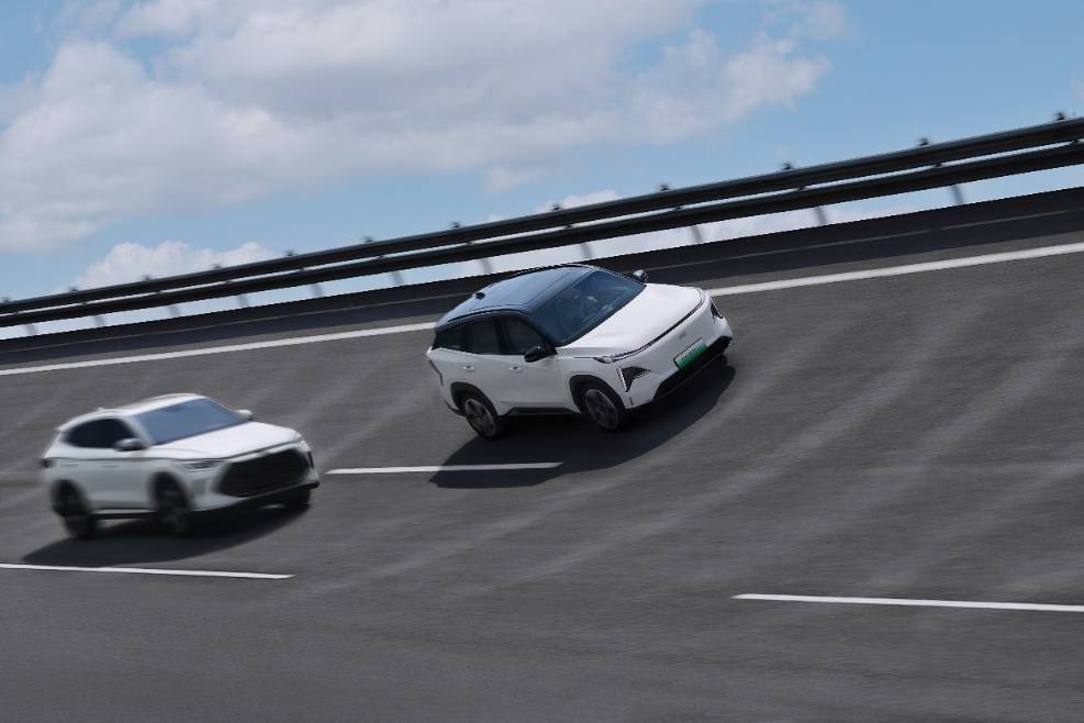 迄今为止最香的新一代电混SUV！吉利银河L7 13.87万起售_搜狐汽车_搜狐网