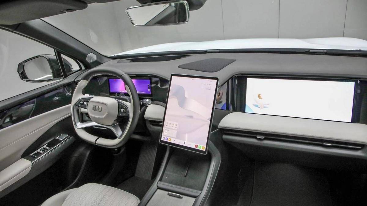 不到18万，就有3块大屏+AR HUD，银河L7座舱如何？_搜狐汽车_搜狐网