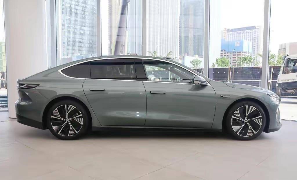 定位中大型车，长超5米1+3秒级破百，45.80万就能买，蔚来ET7_搜狐汽车_搜狐网