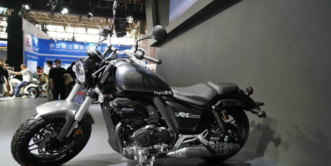 小卷一下！不到3万的400cc级复古巡航，赛科龙RA401车型解读_搜狐汽车_搜狐网