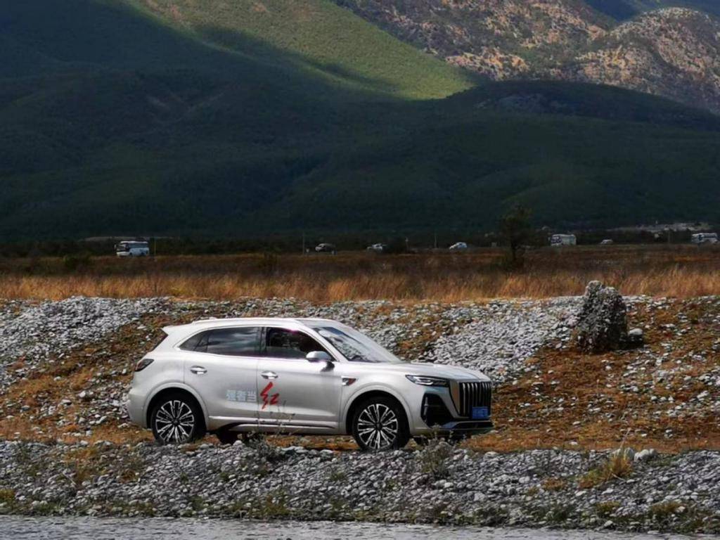 新红旗HS5用实力告诉BBA：什么叫中式豪华_搜狐汽车_搜狐网