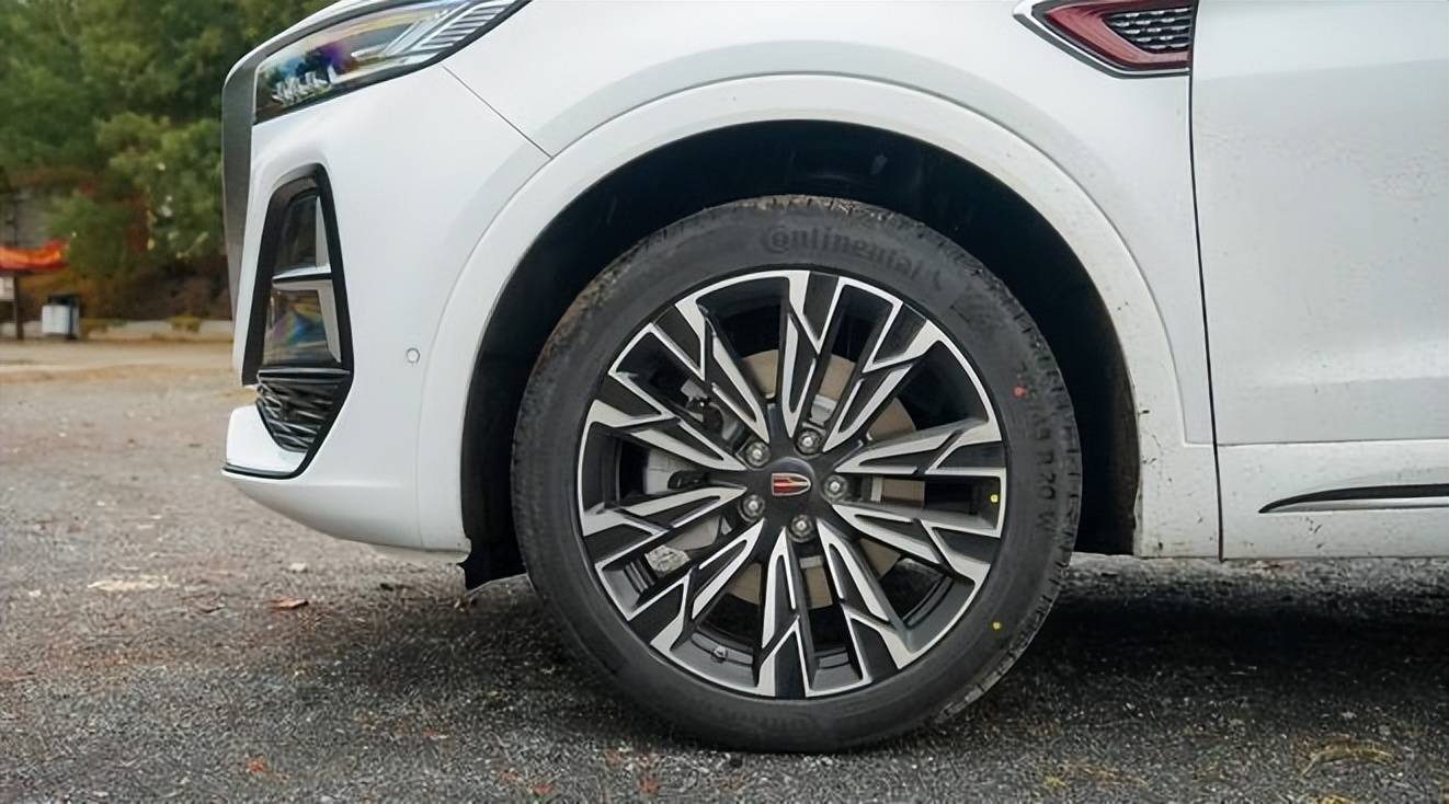 CR-V：就卷是吧？新款红旗HS5全系升级8AT，中期改款像换代_搜狐汽车_搜狐网