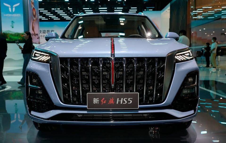 CR-V：就卷是吧？新款红旗HS5全系升级8AT，中期改款像换代_搜狐汽车_搜狐网