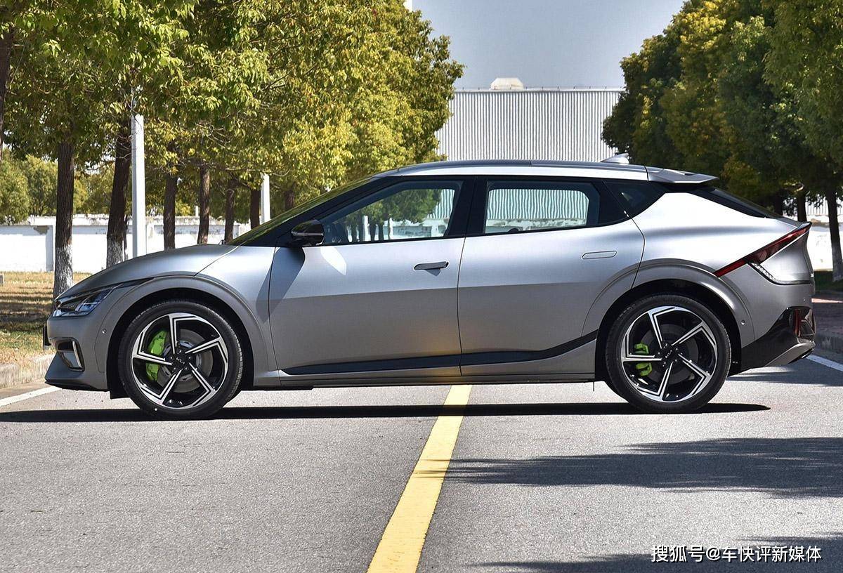 起亚放大招：3.5 秒破百的起亚EV6开启盲订，支持800V直流快充_搜狐汽车_搜狐网