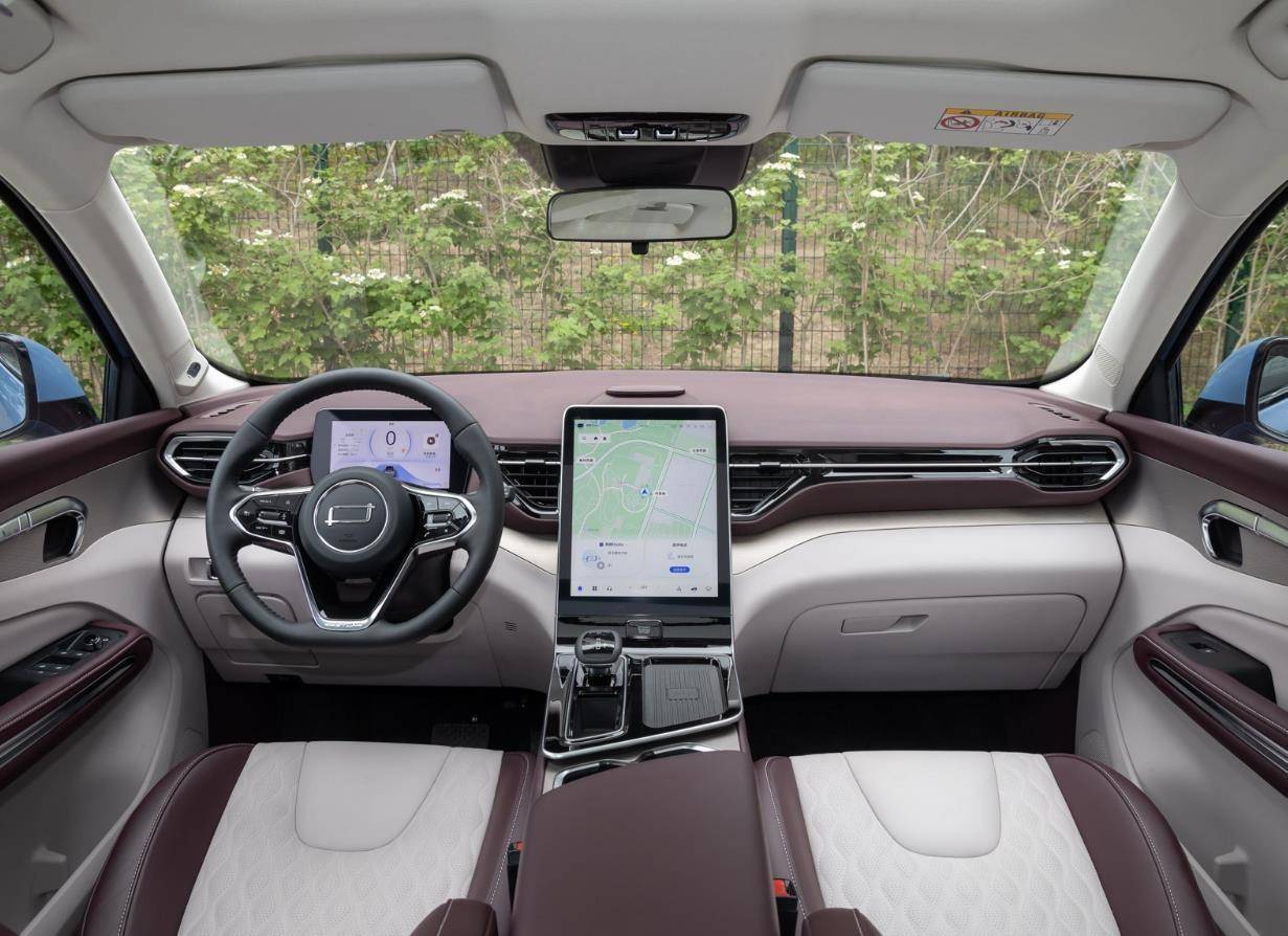 10万块的内卷国产车--博格华纳7DCT、8155芯片、2000Mpa热成型钢_搜狐汽车_搜狐网