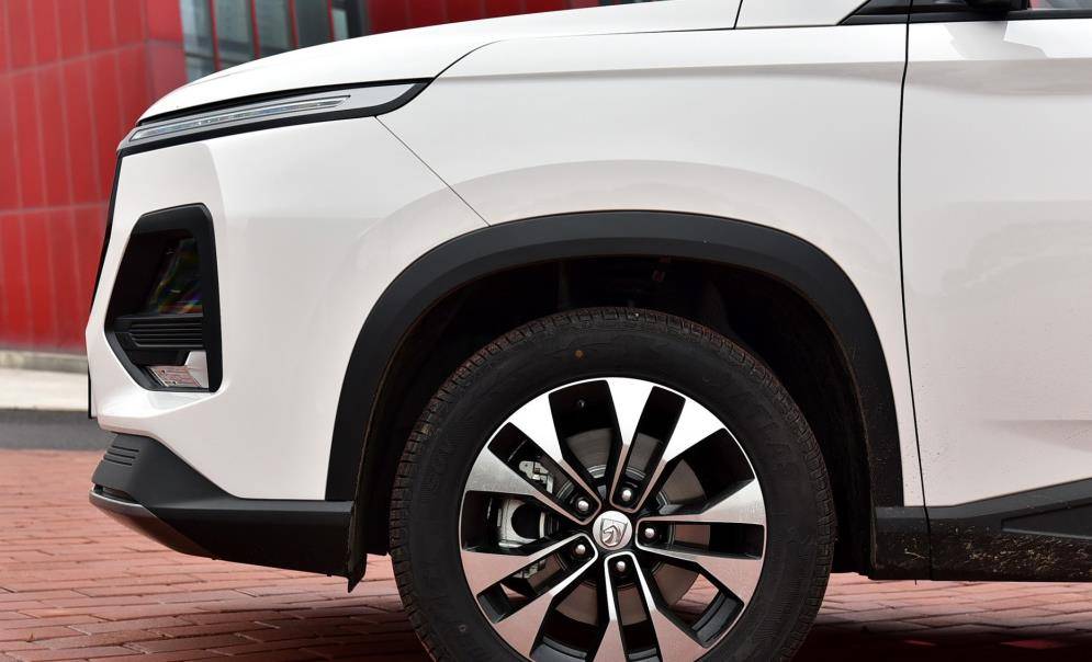 “合资”suv宝骏530！长近4米7＋8AT，比奇骏宽敞，7.78万起_搜狐汽车_搜狐网