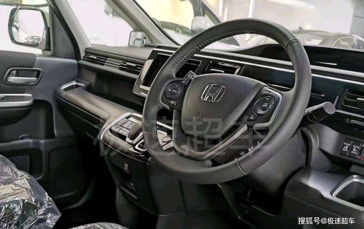 本田STEPWGN“新版本”曝光，酷黑色漆面更炫酷，升级1.5T动力+CVT_搜狐汽车_搜狐网