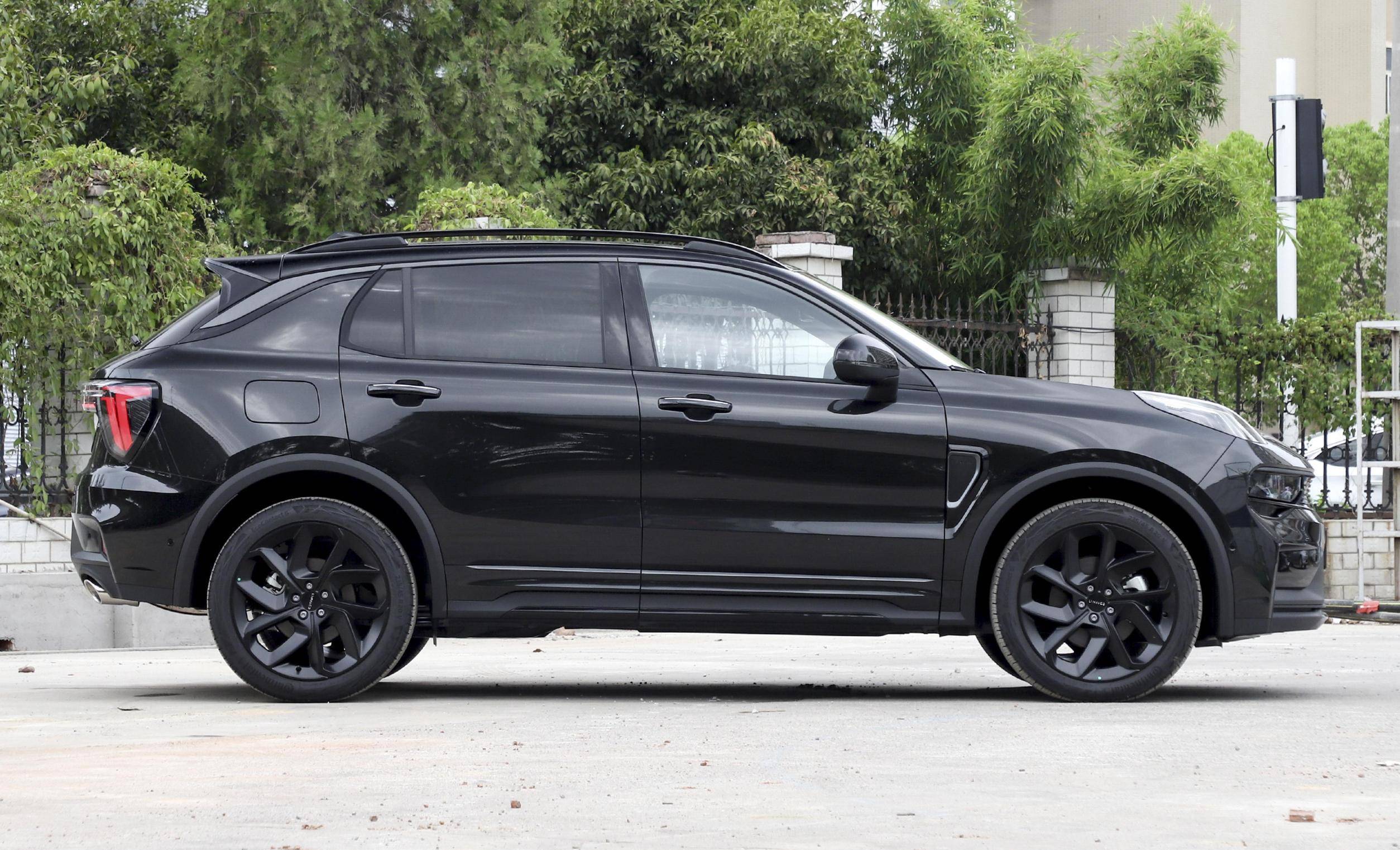 2.0T+8AT，马力254匹，领克01各方面表现如何？_搜狐汽车_搜狐网