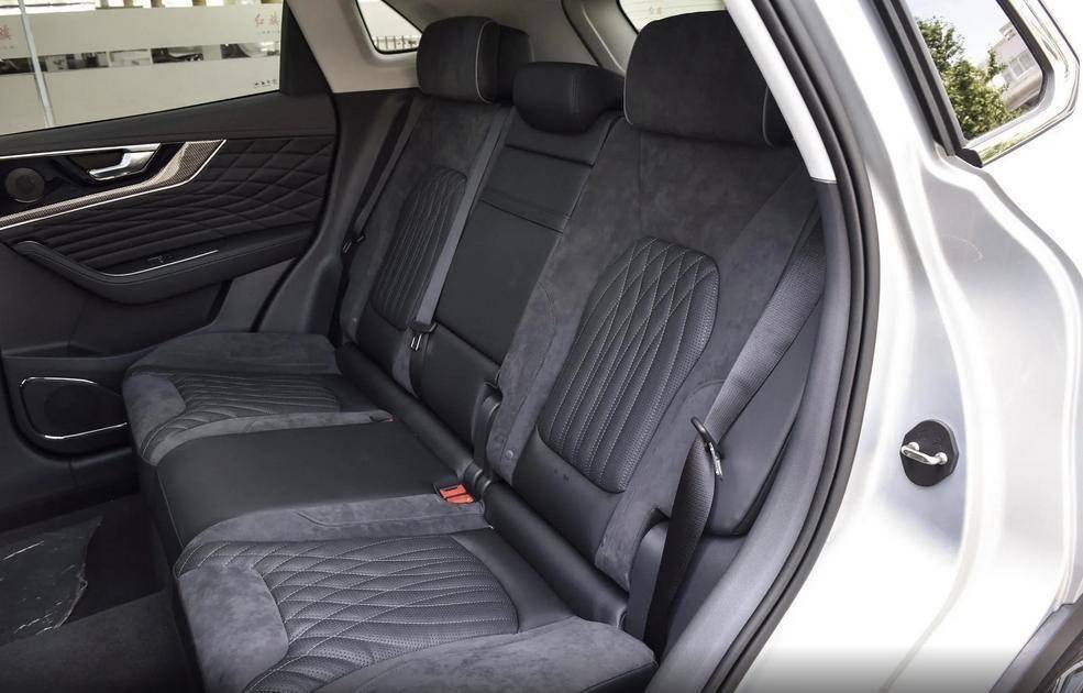 20万的国产车也能与BBA争辉？红旗HS5：谁说不行，我改_搜狐汽车_搜狐网