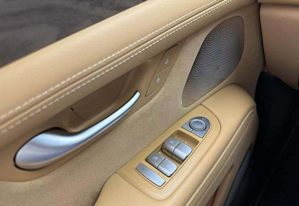 同为增程SUV，问界M7为何卖不过理想L8？实拍2022款 两驱舒适版_搜狐汽车_搜狐网